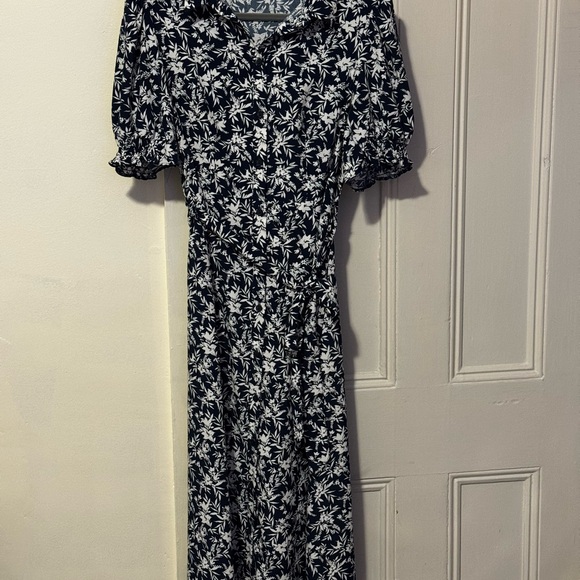 Primark | Dresses | Primark Black And White Floral Long Sleeve Dress ...